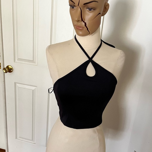 Zara | Tops | Zara Black Ribbed Peep Hole Cropped Halter Top M Nwt ...